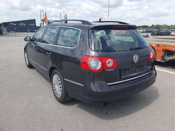 Melns Volkswagen Passat 2009 Viļņa, ar dzinēja tilpumu 1.39 L un nobraukumu 257 tūkst. km par 2850 €, foto 3 vietnē AUTOMOTO.COM.LV