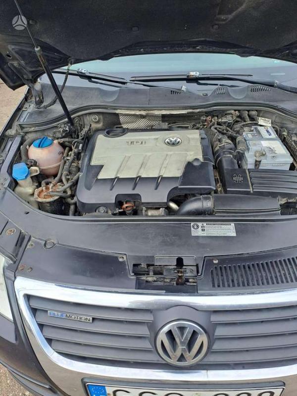 Melns Volkswagen Passat 2009 Viļņa, ar dzinēja tilpumu 1.97 L un nobraukumu 300 tūkst. km par 1100 €, foto 2 vietnē AUTOMOTO.COM.LV