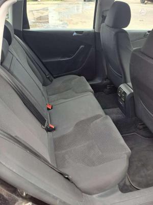 Black Volkswagen Passat 2009 in Vilnius, with an engine capacity of 1.97 L and mileage of 300 thousand km for 1100 €, photo 8 on AUTOMOTO.COM.LV