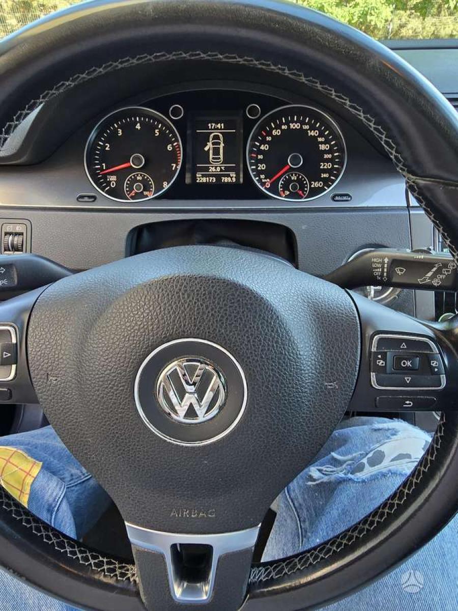 Melns Volkswagen Passat 2009 Šauļi, ar dzinēja tilpumu 1.39 L un nobraukumu 228 tūkst. km par 3300 €, foto 3 vietnē AUTOMOTO.COM.LV