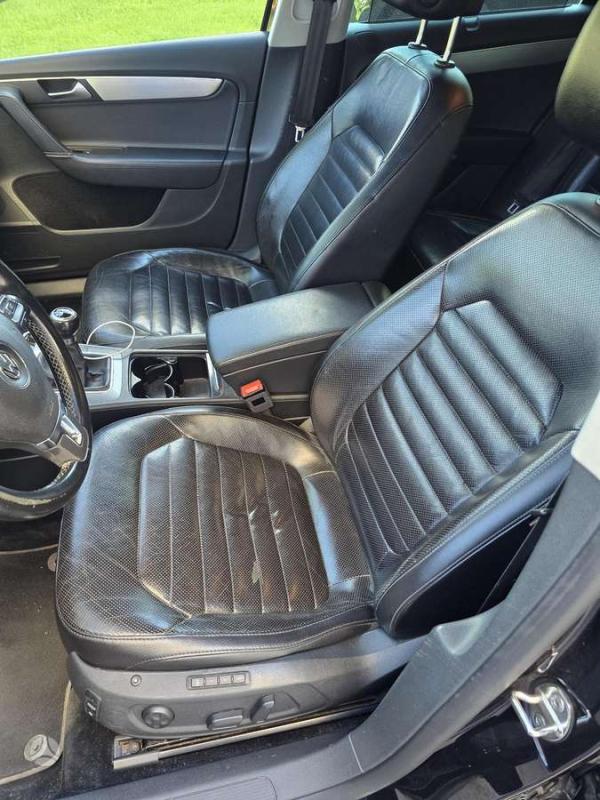 Black Volkswagen Passat 2009 in Siauliai, with an engine capacity of 1.39 L and mileage of 228 thousand km for 3300 €, photo 5 on AUTOMOTO.COM.LV