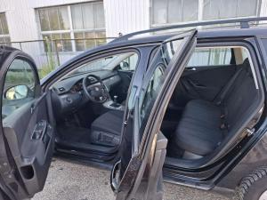 Black Volkswagen Passat 2009 in Utena, with an engine capacity of 1.97 L and mileage of 275 thousand km for 2400 €, photo 13 on AUTOMOTO.COM.LV