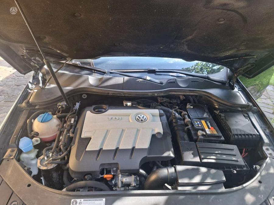 Black Volkswagen Passat 2009 in Utena, with an engine capacity of 1.97 L and mileage of 275 thousand km for 2400 €, photo 16 on AUTOMOTO.COM.LV
