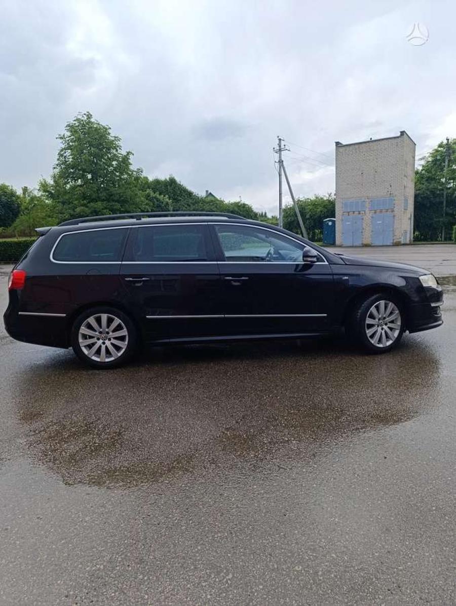 Black Volkswagen Passat 2009 in Kaunas, with an engine capacity of 2.00 L and mileage of 280 thousand km for 3600 €, photo 5 on AUTOMOTO.COM.LV