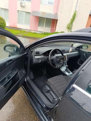 Black Volkswagen Passat 2009 in Kaunas, with an engine capacity of 2.00 L and mileage of 280 thousand km for 3600 €, photo 8 on AUTOMOTO.COM.LV