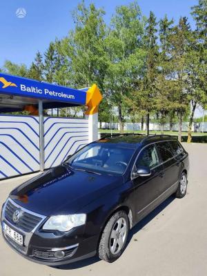 Black Volkswagen Passat 2009 in Vilnius, with an engine capacity of 1.97 L and mileage of 349 thousand km for 2300 €, photo 4 on AUTOMOTO.COM.LV