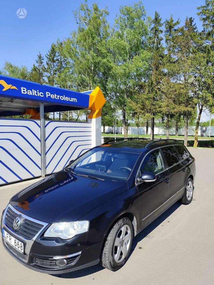 Black Volkswagen Passat 2009 in Vilnius, with an engine capacity of 1.97 L and mileage of 349 thousand km for 2300 €, photo 4 on AUTOMOTO.COM.LV
