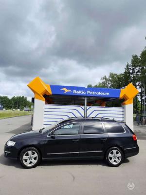 Black Volkswagen Passat 2009 in Vilnius, with an engine capacity of 1.97 L and mileage of 349 thousand km for 2300 €, photo 5 on AUTOMOTO.COM.LV