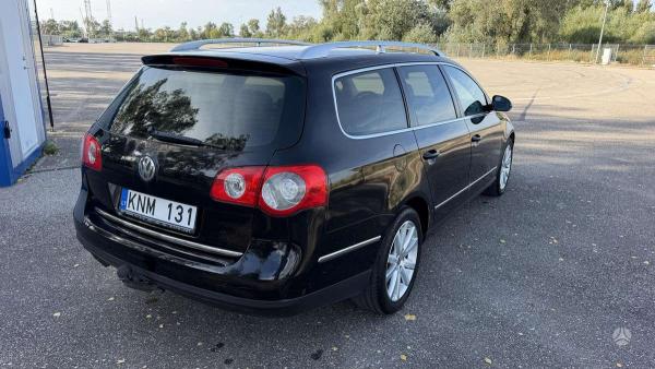 Black Volkswagen Passat 2009 in Marijampole, with an engine capacity of 1.97 L and mileage of 239 thousand km for 1500 €, photo 7 on AUTOMOTO.COM.LV