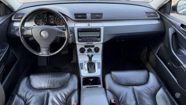 Black Volkswagen Passat 2009 in Marijampole, with an engine capacity of 1.97 L and mileage of 239 thousand km for 1500 €, photo 11 on AUTOMOTO.COM.LV