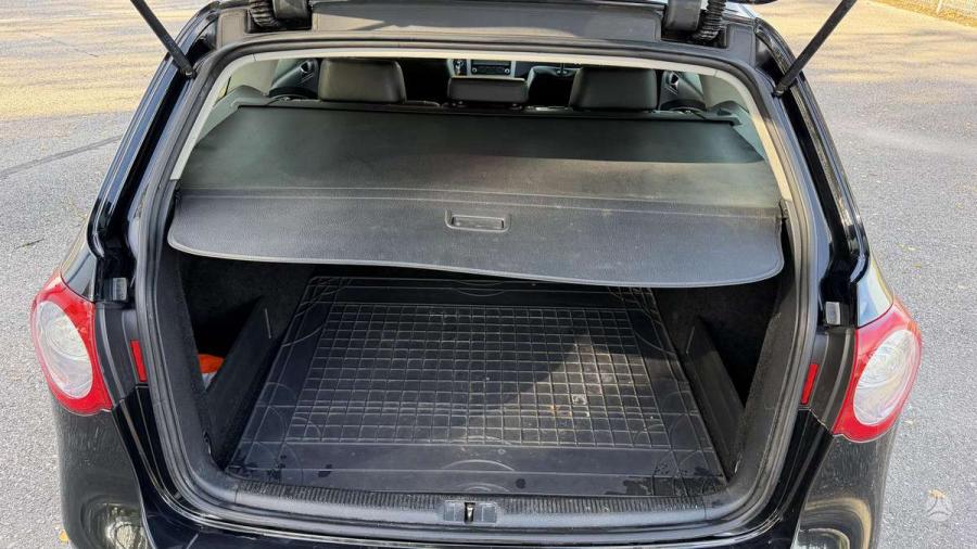 Melns Volkswagen Passat 2009 Marijampole, ar dzinēja tilpumu 1.97 L un nobraukumu 239 tūkst. km par 1500 €, foto 16 vietnē AUTOMOTO.COM.LV