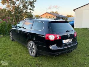 Black Volkswagen Passat 2009 in Silute, with an engine capacity of 2.00 L and mileage of 264 thousand km for 3500 €, photo 3 on AUTOMOTO.COM.LV