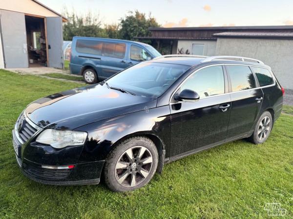 Black Volkswagen Passat 2009 in Silute, with an engine capacity of 2.00 L and mileage of 264 thousand km for 3500 €, photo 5 on AUTOMOTO.COM.LV