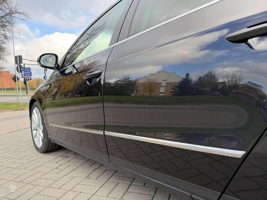 Black Volkswagen Passat 2009 in Vilnius, with an engine capacity of 1.97 L and mileage of 277 thousand km for 2900 €, photo 13 on AUTOMOTO.COM.LV