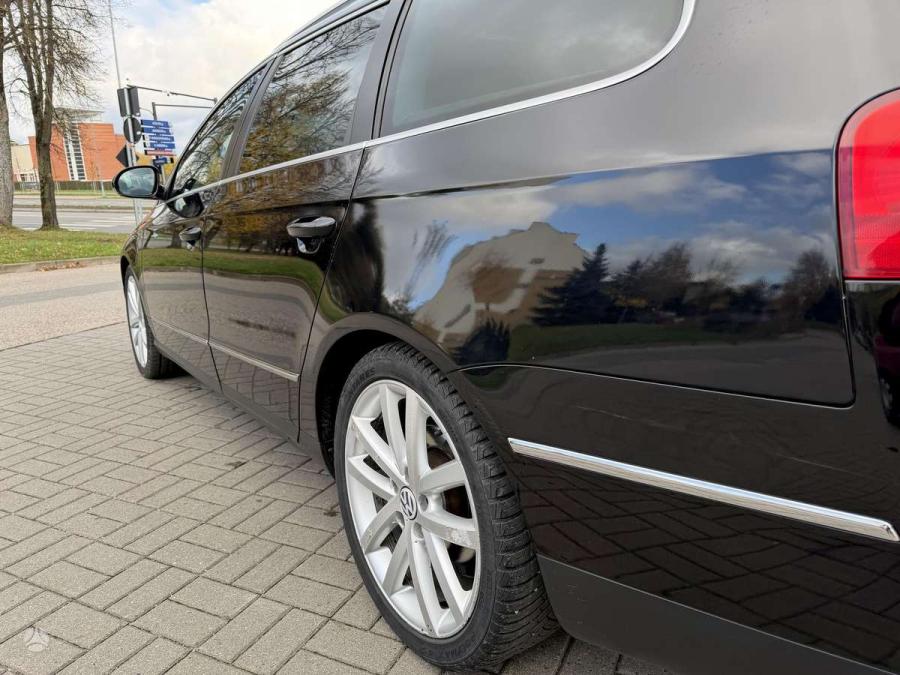 Black Volkswagen Passat 2009 in Vilnius, with an engine capacity of 1.97 L and mileage of 277 thousand km for 2900 €, photo 14 on AUTOMOTO.COM.LV
