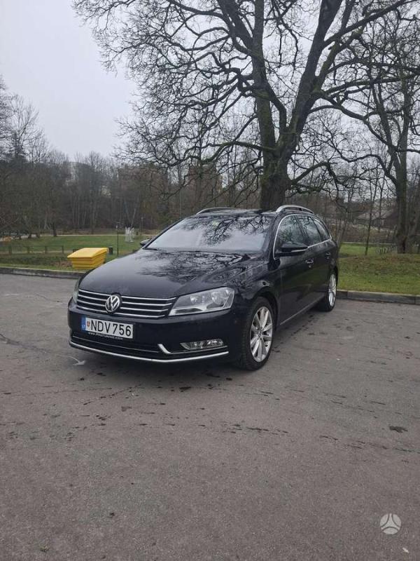 Black Volkswagen Passat 2010 in Zarasai, with an engine capacity of 1.97 L and mileage of 284 thousand km for 6000 €, photo 1 on AUTOMOTO.COM.LV