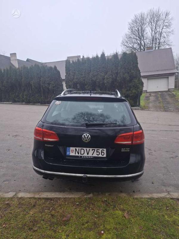 Black Volkswagen Passat 2010 in Zarasai, with an engine capacity of 1.97 L and mileage of 284 thousand km for 6000 €, photo 5 on AUTOMOTO.COM.LV