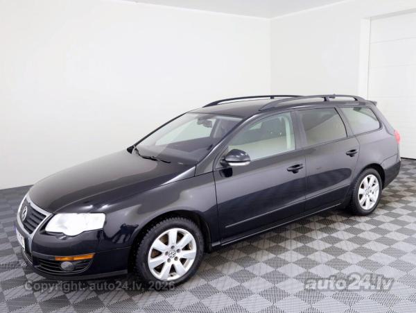 Black Volkswagen Passat 2010 in Tallinn, with an engine capacity of 2.00 L and mileage of 322 thousand km for 1499 €, photo 2 on AUTOMOTO.COM.LV
