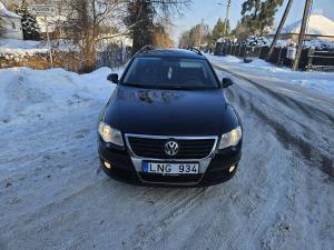 Black Volkswagen Passat 2010 in Prienai, with an engine capacity of 1.60 L and mileage of 348 thousand km for 1750 €, photo 2 on AUTOMOTO.COM.LV