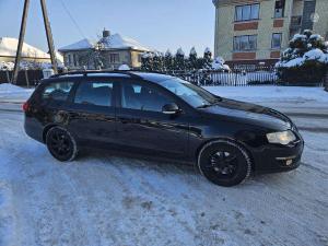 Black Volkswagen Passat 2010 in Prienai, with an engine capacity of 1.60 L and mileage of 348 thousand km for 1750 €, photo 7 on AUTOMOTO.COM.LV