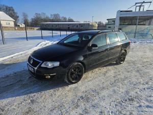 Black Volkswagen Passat 2010 in Prienai, with an engine capacity of 1.60 L and mileage of 348 thousand km for 1750 €, photo 9 on AUTOMOTO.COM.LV