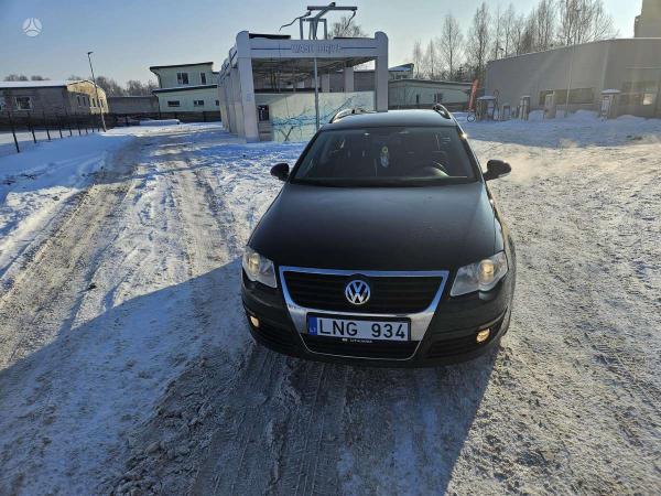 Black Volkswagen Passat 2010 in Prienai, with an engine capacity of 1.60 L and mileage of 348 thousand km for 1750 €, photo 10 on AUTOMOTO.COM.LV