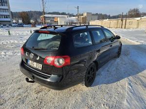 Black Volkswagen Passat 2010 in Prienai, with an engine capacity of 1.60 L and mileage of 348 thousand km for 1750 €, photo 13 on AUTOMOTO.COM.LV