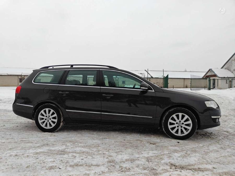 Black Volkswagen Passat 2010 in Taurage, with an engine capacity of 1.97 L and mileage of 280 thousand km for 3000 €, photo 4 on AUTOMOTO.COM.LV