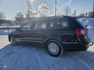 Black Volkswagen Passat 2010 in Kaunas, with an engine capacity of 1.97 L and mileage of 291 thousand km for 3150 €, photo 12 on AUTOMOTO.COM.LV