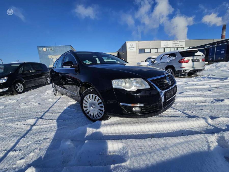 Black Volkswagen Passat 2010 in Kaunas, with an engine capacity of 1.97 L and mileage of 291 thousand km for 3150 €, photo 15 on AUTOMOTO.COM.LV