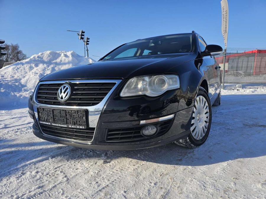 Black Volkswagen Passat 2010 in Kaunas, with an engine capacity of 1.97 L and mileage of 291 thousand km for 3150 €, photo 16 on AUTOMOTO.COM.LV