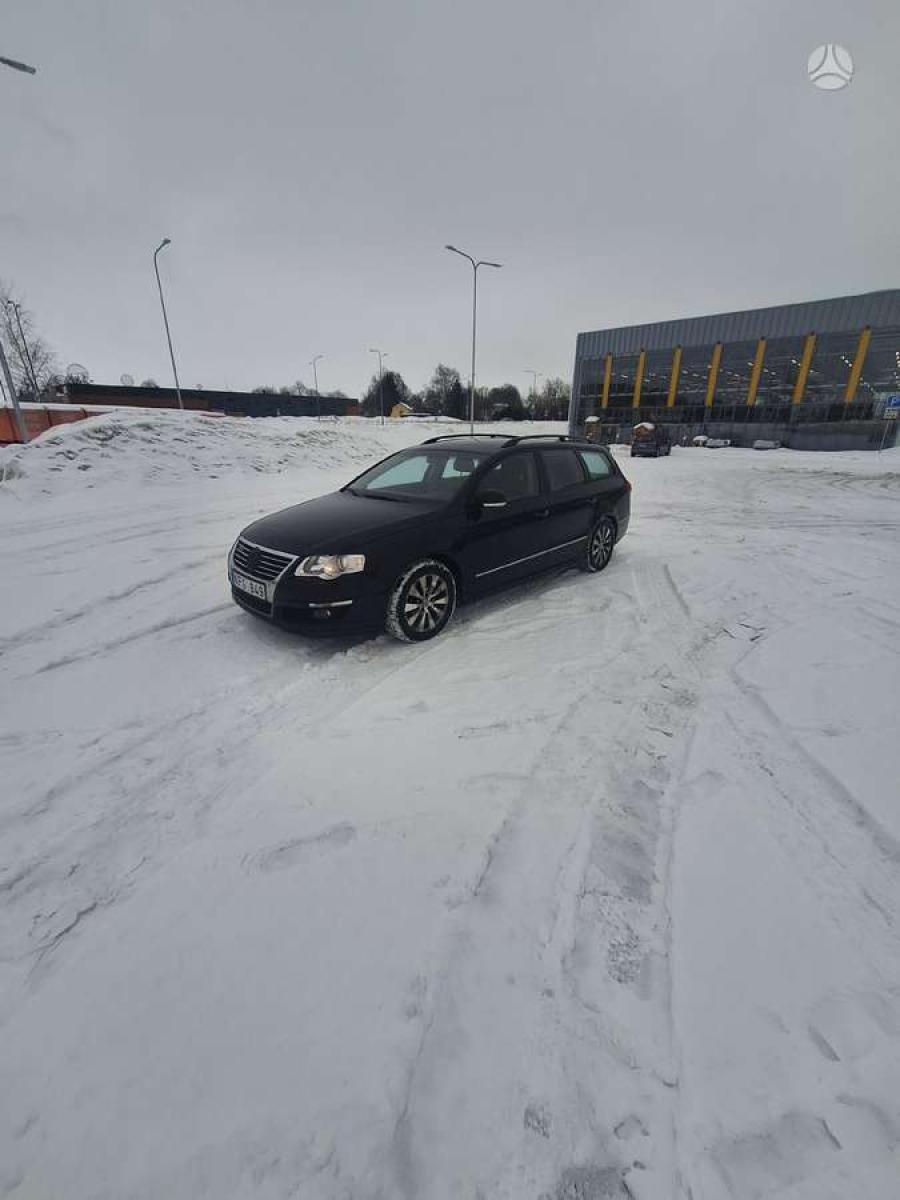 Black Volkswagen Passat 2010 in Telschi, with an engine capacity of 1.60 L and mileage of 444 thousand km for 2600 €, photo 1 on AUTOMOTO.COM.LV