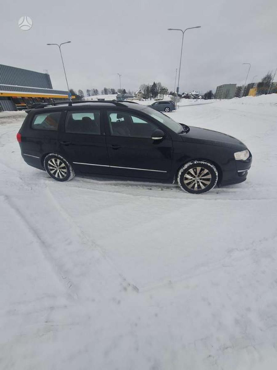 Black Volkswagen Passat 2010 in Telschi, with an engine capacity of 1.60 L and mileage of 444 thousand km for 2600 €, photo 2 on AUTOMOTO.COM.LV