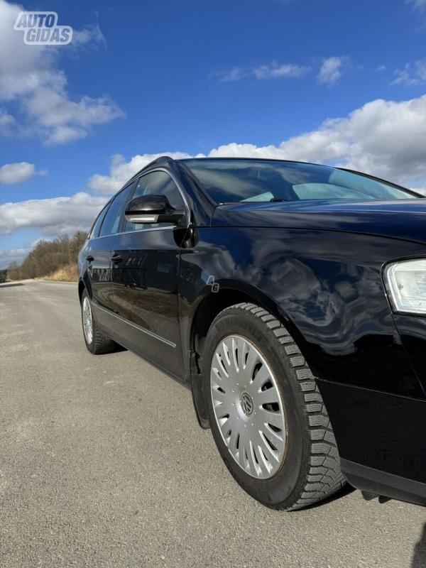 Black Volkswagen Passat 2010 in Kaunas, with an engine capacity of 1.40 L and mileage of 179 thousand km for 2750 €, photo 4 on AUTOMOTO.COM.LV
