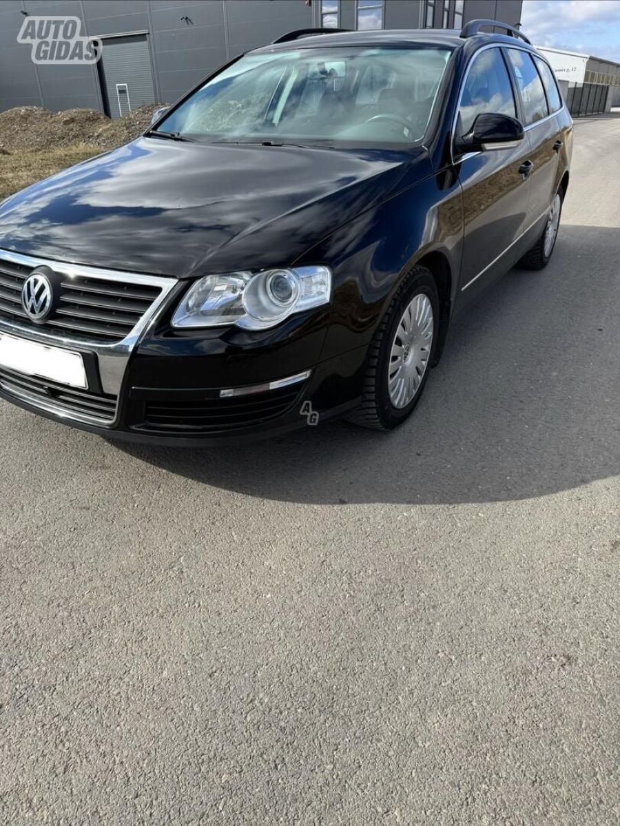 Black Volkswagen Passat 2010 in Kaunas, with an engine capacity of 1.40 L and mileage of 179 thousand km for 2750 €, photo 2 on AUTOMOTO.COM.LV