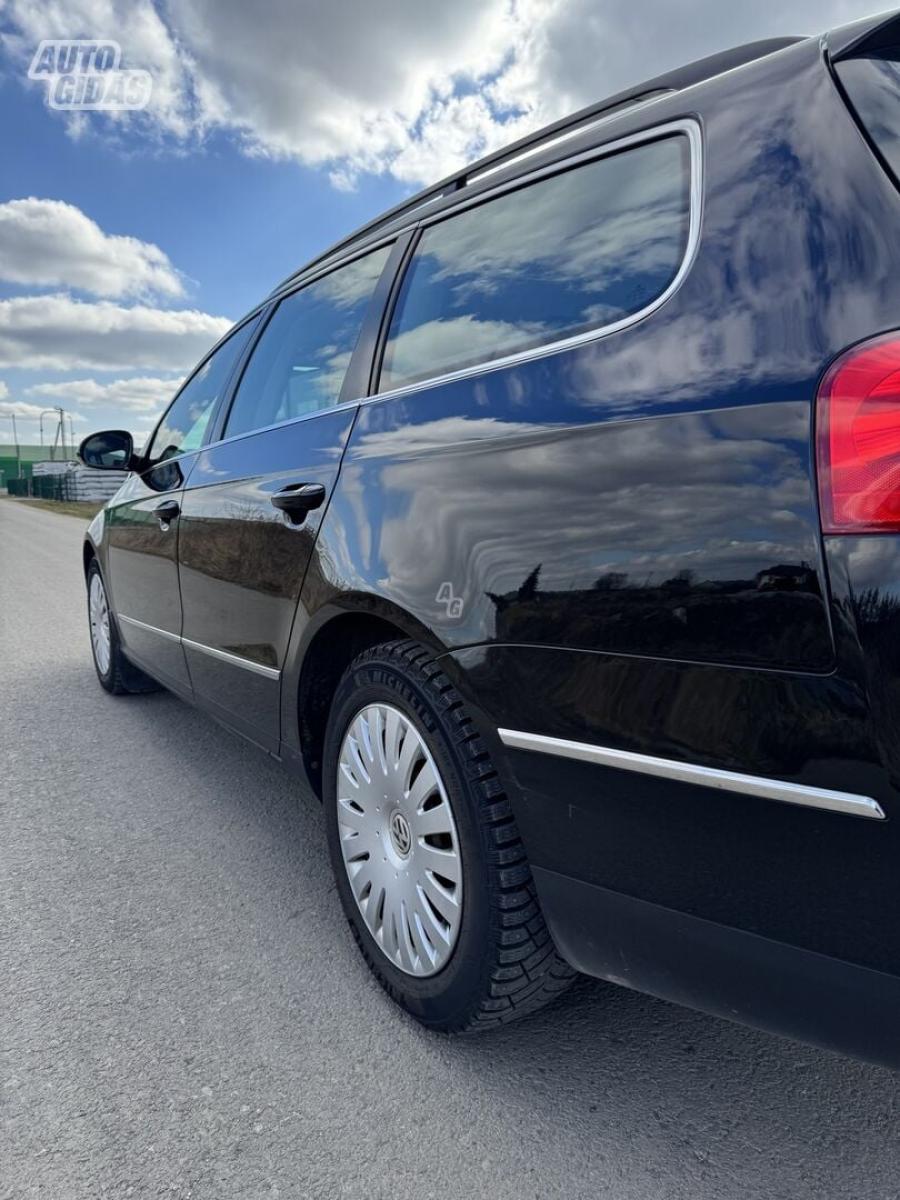 Black Volkswagen Passat 2010 in Kaunas, with an engine capacity of 1.40 L and mileage of 179 thousand km for 2750 €, photo 10 on AUTOMOTO.COM.LV