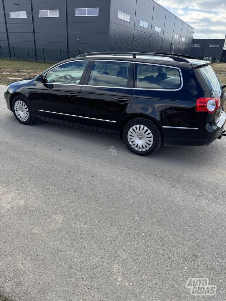 Black Volkswagen Passat 2010 in Kaunas, with an engine capacity of 1.40 L and mileage of 179 thousand km for 2750 €, photo 11 on AUTOMOTO.COM.LV