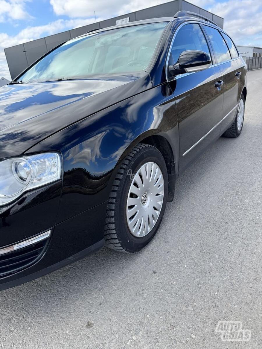Black Volkswagen Passat 2010 in Kaunas, with an engine capacity of 1.40 L and mileage of 179 thousand km for 2750 €, photo 12 on AUTOMOTO.COM.LV