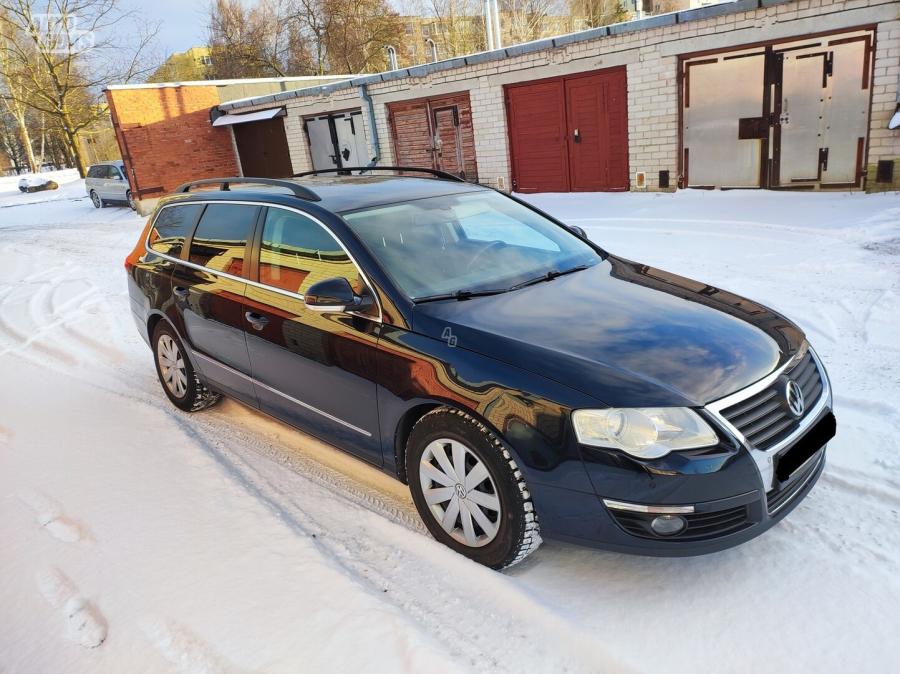Black Volkswagen Passat 2010 in Panevezys, with an engine capacity of 2.00 L and mileage of 247 thousand km for 3500 €, photo 4 on AUTOMOTO.COM.LV