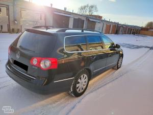Black Volkswagen Passat 2010 in Panevezys, with an engine capacity of 2.00 L and mileage of 247 thousand km for 3500 €, photo 5 on AUTOMOTO.COM.LV
