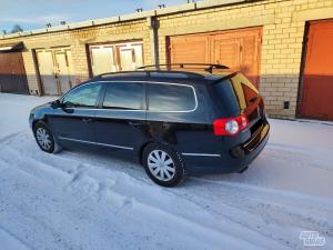 Black Volkswagen Passat 2010 in Panevezys, with an engine capacity of 2.00 L and mileage of 247 thousand km for 3500 €, photo 7 on AUTOMOTO.COM.LV