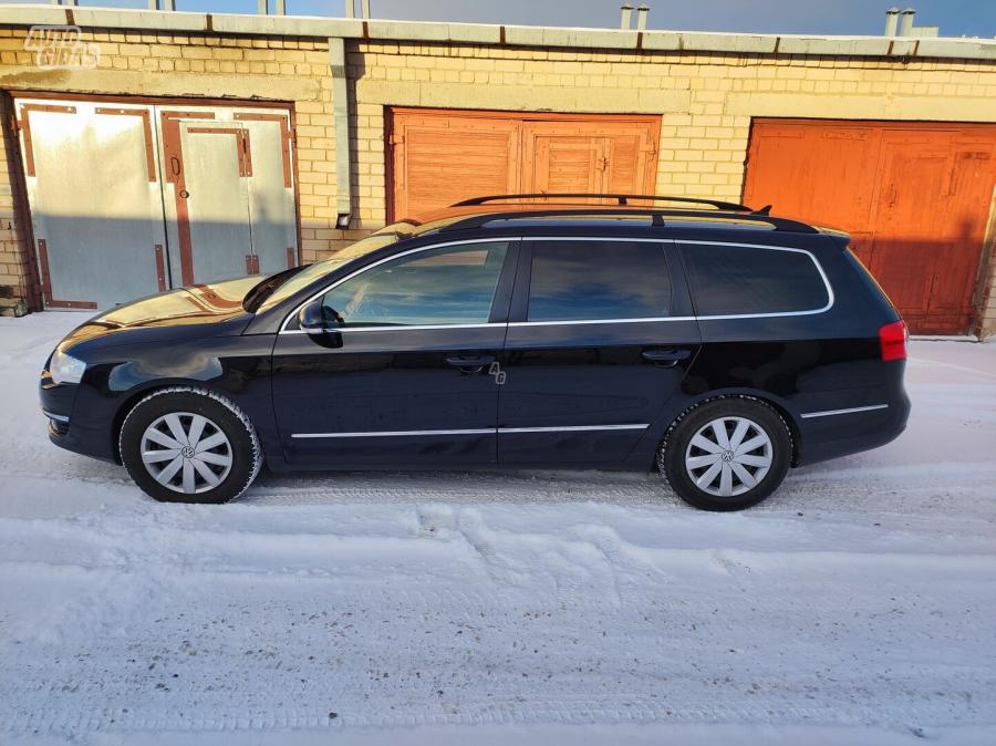 Black Volkswagen Passat 2010 in Panevezys, with an engine capacity of 2.00 L and mileage of 247 thousand km for 3500 €, photo 8 on AUTOMOTO.COM.LV