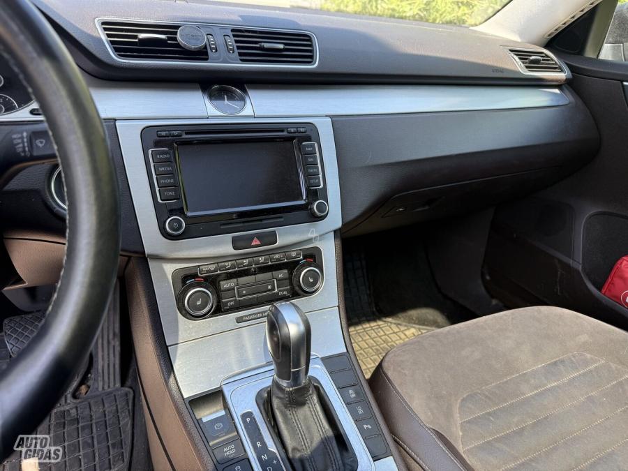 Black Volkswagen Passat 2010 in Kaunas, with an engine capacity of 2.00 L and mileage of 295 thousand km for 4100 €, photo 8 on AUTOMOTO.COM.LV