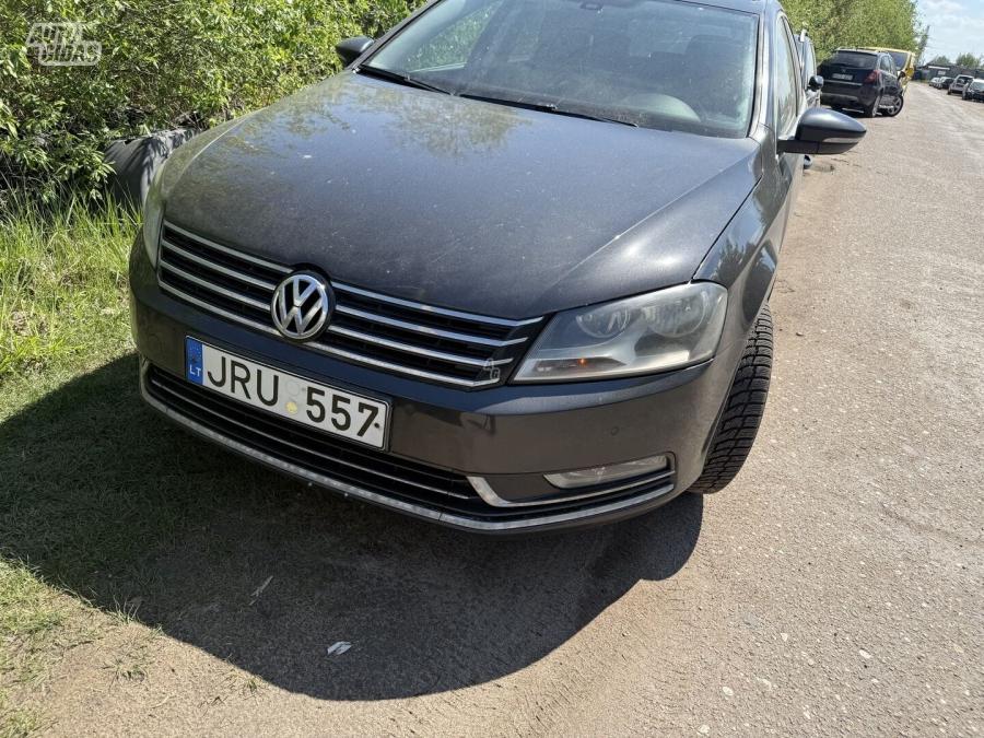 Melns Volkswagen Passat 2010 Kauņa, ar dzinēja tilpumu 2.00 L un nobraukumu 295 tūkst. km par 4100 €, foto 3 vietnē AUTOMOTO.COM.LV