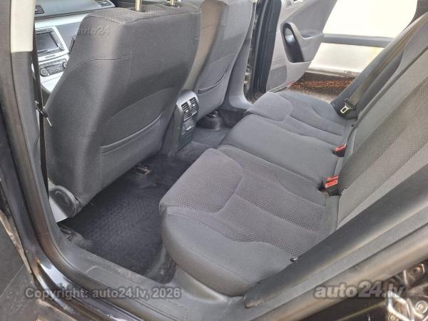Black Volkswagen Passat 2010 in Tartu, with an engine capacity of 2.00 L and mileage of 398 thousand km for 2200 €, photo 6 on AUTOMOTO.COM.LV