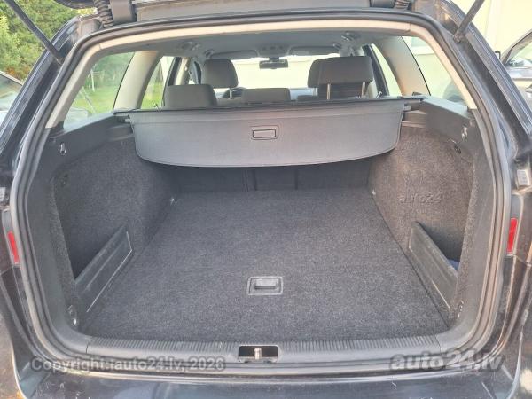 Black Volkswagen Passat 2010 in Tartu, with an engine capacity of 2.00 L and mileage of 398 thousand km for 2200 €, photo 7 on AUTOMOTO.COM.LV