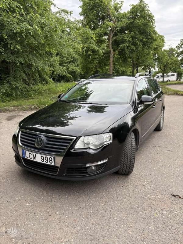 Melns Volkswagen Passat 2010 Kauņa, ar dzinēja tilpumu 1.97 L un nobraukumu 259 tūkst. km par 3300 €, foto 1 vietnē AUTOMOTO.COM.LV