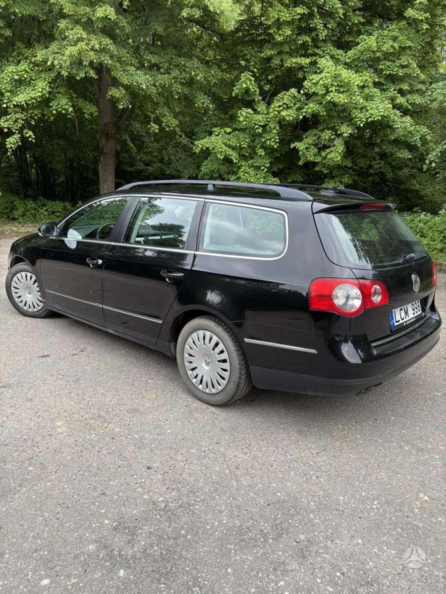Melns Volkswagen Passat 2010 Kauņa, ar dzinēja tilpumu 1.97 L un nobraukumu 259 tūkst. km par 3300 €, foto 4 vietnē AUTOMOTO.COM.LV