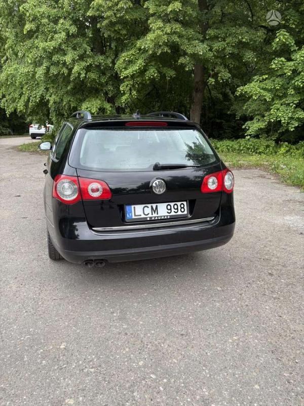 Melns Volkswagen Passat 2010 Kauņa, ar dzinēja tilpumu 1.97 L un nobraukumu 259 tūkst. km par 3300 €, foto 4 vietnē AUTOMOTO.COM.LV