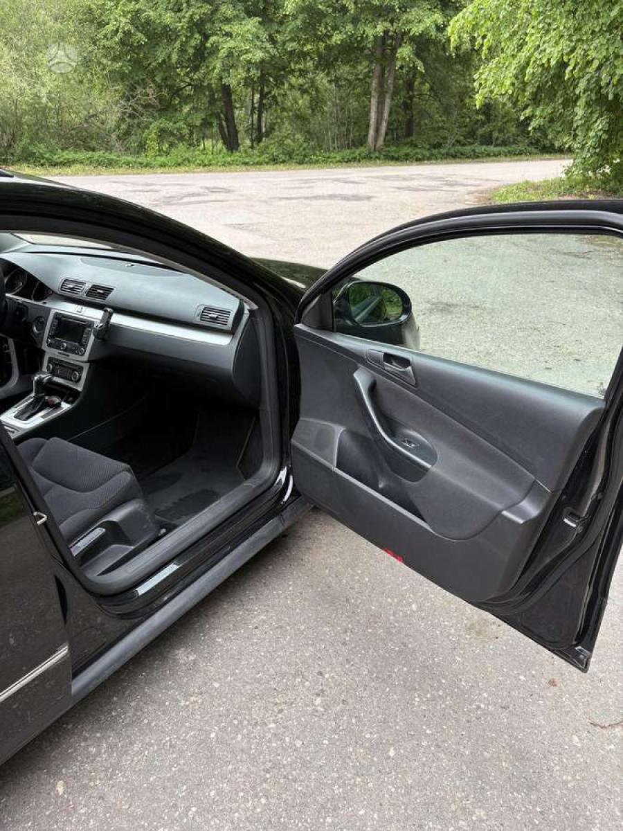 Melns Volkswagen Passat 2010 Kauņa, ar dzinēja tilpumu 1.97 L un nobraukumu 259 tūkst. km par 3300 €, foto 12 vietnē AUTOMOTO.COM.LV